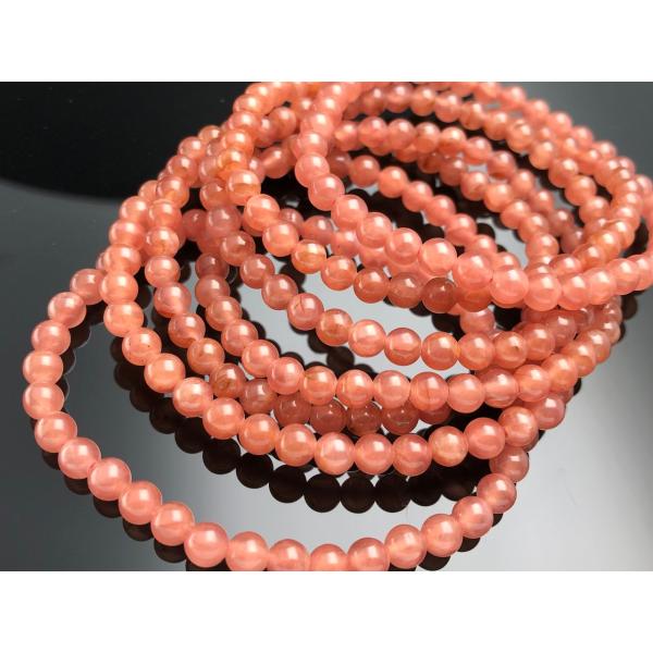 商品発送元：激安天然石卸専門の仕入パワーストーン（株）島田商事ジュエリー・アクセサリー、ジュエリー・アクセサリー非常に発色のよい、鮮やかなピンクレッドカラーのインカローズ（ロードクロサイト）ブレスレット。透明感のある極上のインカローズは、年...