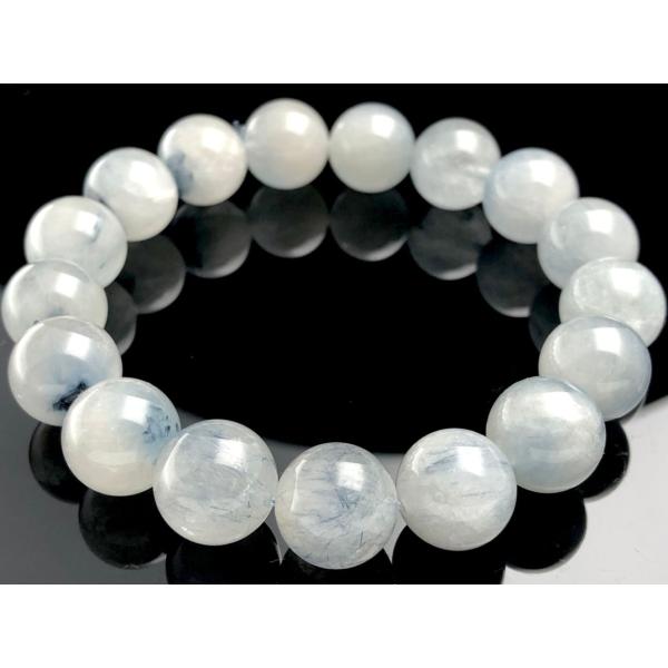 商品発送元：激安天然石卸専門の仕入パワーストーン（株）島田商事ジュエリー・アクセサリー細かい針状の鉱物が水晶に内包されたラビットサゲニティッククォーツ。ギリシャ語とラテン語で「綱」を意味するSagenaが由来です。素材：ブルーラビットサゲニ...