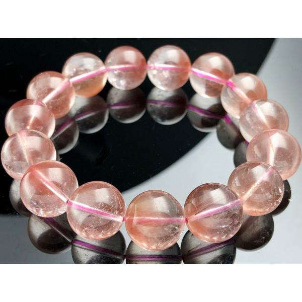 商品発送元：激安天然石卸専門の仕入パワーストーン（株）島田商事ジュエリー・アクセサリー細かい針状の鉱物が水晶に内包されたラビットサゲニティッククォーツ。ギリシャ語とラテン語で「綱」を意味するSagenaが由来です。素材：ピンクラビットヘアサ...