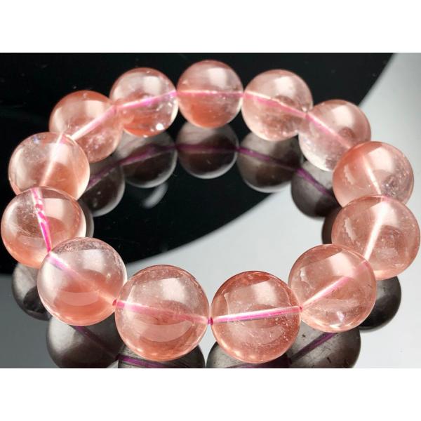 商品発送元：激安天然石卸専門の仕入パワーストーン（株）島田商事ジュエリー・アクセサリー細かい針状の鉱物が水晶に内包されたラビットサゲニティッククォーツ。ギリシャ語とラテン語で「綱」を意味するSagenaが由来です。素材：ピンクラビットヘアサ...