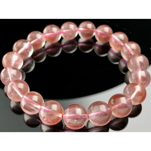 商品発送元：激安天然石卸専門の仕入パワーストーン（株）島田商事ジュエリー・アクセサリー細かい針状の鉱物が水晶に内包されたラビットサゲニティッククォーツ。ギリシャ語とラテン語で「綱」を意味するSagenaが由来です。素材：ピンクラビットヘアサ...