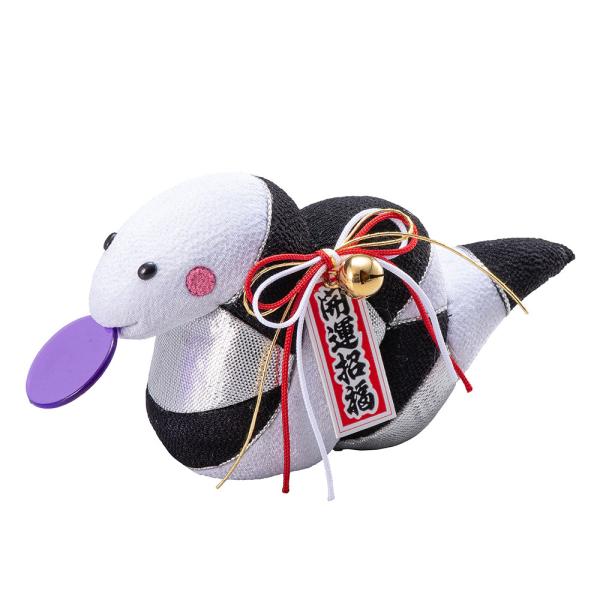 商品発送元：真多呂人形高さ6.5cm、長さ12cm（カラープレートを含まず）キッズ・ベビー・マタニティ開運祈願の札を付けた、縁起の良い小さな巳の干支人形キット。福徳円満とは、福と徳が欠けることなく、十分に備わって満ち足りている言葉です。カラ...