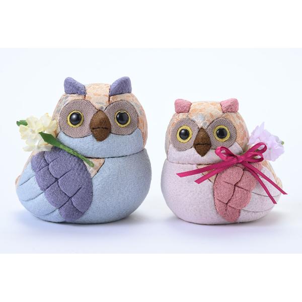 商品発送元：真多呂人形人形高さ11cmキッズ・ベビー・マタニティ幸せに年を重ねる仲良しフクロウ夫婦。縁起物の良い木目込み人形キット。ご夫婦のお祝い事の記念や贈り物としてもぜひどうぞ。制作の難易度が低いので、初心者の方にもおすすめです。仲良し...