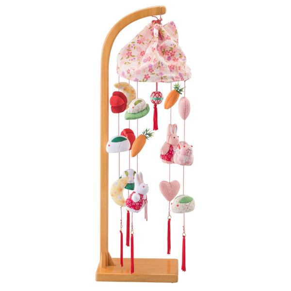 商品発送元：真多呂人形つるし台の高さ56cm、台座17×11cmキッズ・ベビー・マタニティキュートなうさぎがたくさん。雛祭りにも人気のつるし飾り。ひな祭りの定番、つるし飾りの木目込み人形キットです。雛人形と一緒に飾れば、節句がもっと華やかに...