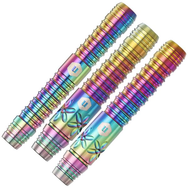 商品発送元：ダーツショップMAXIM東京メール便不可おもちゃ・ホビー・ゲーム、ゲーム、ダーツPescaシリーズに、圧倒的な存在感を放つMomoka Rainbowモデルが登場UTレインボー：MOMOKA GOLD -UT- を基盤に、さらな...