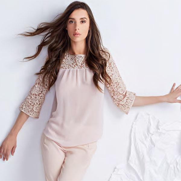 商品発送元：インポートセレクトショップ　Moda Italiaファッション・ブランド、レディース・婦人服、ブラウスイタリア インポート ブランド ELEONORA AMADEI レース切替ブラウス　ピンク　     胸元と袖を高級レースで切...