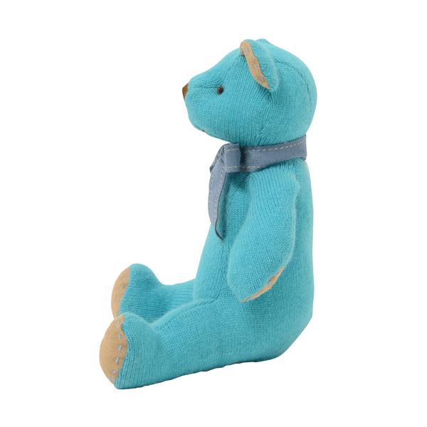 商品発送元：マイカシミヤ手にあまるサイズで、にぎり心地がいい感じのキッドベア。ウルトラ・スエードとハンド・ステッチがアクセント。体長約24センチ。おもちゃ・ホビー・ゲーム、おもちゃ、人形・ぬいぐるみベアの足裏にお名前や記念日を手刺しゅうして...