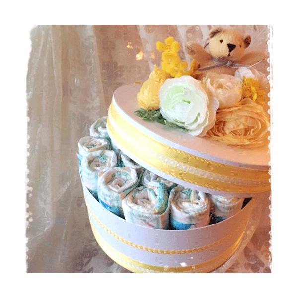 商品発送元：マイカシミヤダイパーケーキ（高さ約20cm x 幅約22cm）。紙オムツ入り。ミニベア（体長約12cm）。花材の在庫により、全く同じデザインが難しい場合もございます。 イメージに近い感じで1点ずつお作りします。生活・インテリア・...