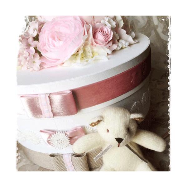 商品発送元：マイカシミヤダイパーケーキ（高さ約20cm x 幅約22cm）。紙オムツ入り。ミニベア（体長約12cm）。花材の在庫により、全く同じデザインが難しい場合もございます。 イメージに近い感じで1点ずつお作りします。生活・インテリア・...