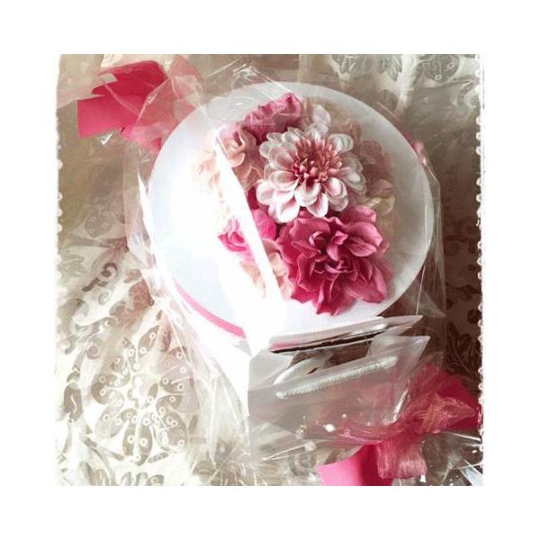 商品発送元：マイカシミヤダイパーケーキ（高さ約20cm x 幅約22cm）。紙オムツ入り。ミニベア（体長約12cm）。花材の在庫により、全く同じデザインが難しい場合もございます。 イメージに近い感じで1点ずつお作りします。生活・インテリア・...