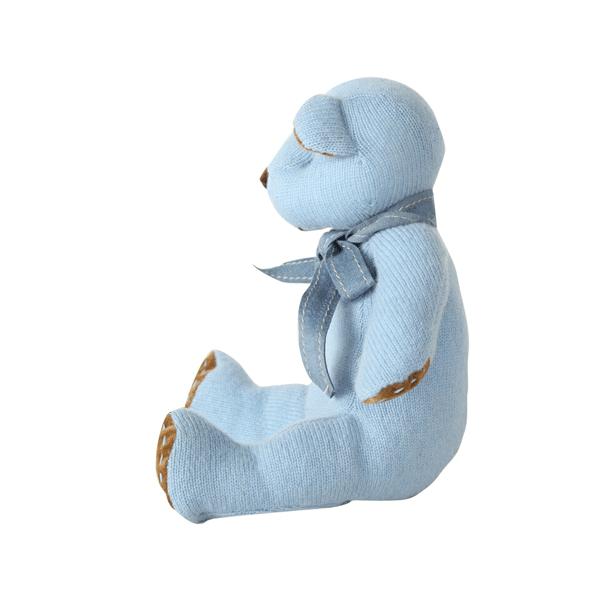 商品発送元：マイカシミヤ手にあまるサイズで、にぎり心地がいい感じのキッドベア。ウルトラ・スエードとハンド・ステッチがアクセント。体長約24センチ。おもちゃ・ホビー・ゲーム、おもちゃ、人形・ぬいぐるみベアの足裏にお名前や記念日を手刺しゅうして...