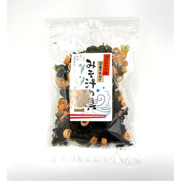 商品発送元：鳴門さと家 - 株式会社吉田敏治商店フード・菓子歯ごたえのある鳴門産のワカメを使ったお味噌汁の具です。あおさも入っており、風味豊かな商品となっております。内容量80g原材料名わかめ（鳴門水域産）／巻麩／ヒトエグサ／ねぎ／（原材料...