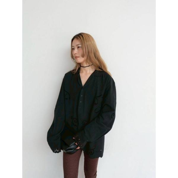 商品発送元：apricot online shop即日もしくは翌日出荷予定の商品です。ファッション・ブランド、レディース・婦人服カットワーク刺繍が目を惹くインド製の開襟シャツ。袖と前身に大きく刺繍柄を入れ、これだけでコーディネートに華を添え...