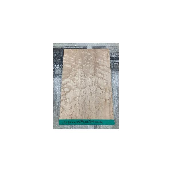 商品発送元：尾山製材株式会社生活・インテリア・文具バーズアイ　メープル※4面プレナー仕上げ 木表面寸法　（長さ　×厚み　　　×幅　　　）  木表＝315ｍｍ×25mm　×205mm  ※小口割れを除いた長さです。※多少寸法違いがある場合があ...