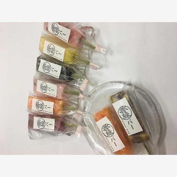 商品発送元：逸品 おとりよせ■内容量：6本入フード・菓子秀緑バー（葛バー）葛粉を使い冷し固めた冷たいお菓子です。お好きな時に食べられる冷たくてモチモチとした新食感のお菓子です。栗小倉・抹茶大納言・みかん・パイナップル・ブルーベリー・すいか等...