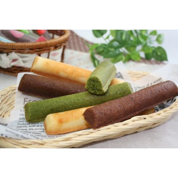 商品発送元：逸品 おとりよせ※お送り先が北海道・九州・沖縄・離島の場合は追加送料+300円頂戴いたしますフード・菓子胡蝶庵のスティックケーキはしっとりとした口当たりが特徴です。抹茶味は京都宇治の抹茶を使用したお茶元ならではの逸品です。バター...