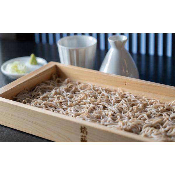 商品発送元：逸品 おとりよせ生蕎麦１箱４食入り・つけだれ付そば板（盛り付け用）※追加送料：沖縄・離島は1,000円北海道・九州は500円頂戴いたします。フード・菓子＜生蕎麦＞　山形蕎麦　板セット原材料は山間地で無農薬栽培を続ける生産者より直...