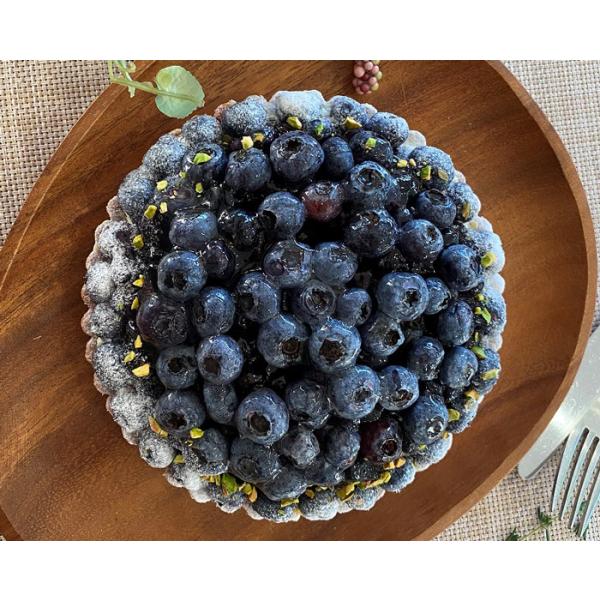 商品発送元：逸品 おとりよせ『軽井沢高原ブルーベリータルト』 1個 5号サイズ ※冷凍フード・菓子軽井沢の人気の農園パティスリー、『atTerrace 軽井沢』の自社農園で採れたブルーベリーをふんだんに使ったタルトです。サクサクの香ばしいタ...