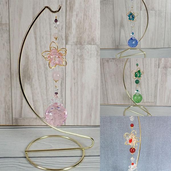 商品発送元：Partsworld　パーツワールドジュエリー・アクセサリー【商品説明】・素材：K9ガラス、テグス   ・カラー：   クリスタル(天然石 カーネリアン)、ブルー(天然石 水晶)、ピンク(天然石 ローズクォーツ)、グリーン(天然...