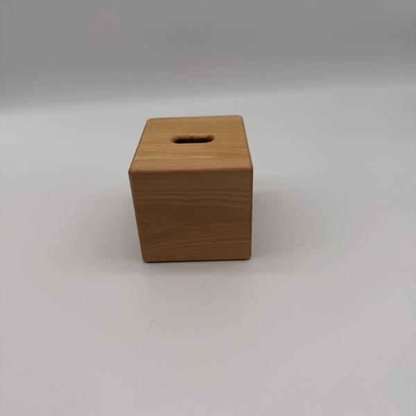 商品発送元：木製品工房アートフォルム公式ストア材料 : 斧折樺仕上 : ウレタン塗装バッグ・靴・小物、靴、メンズ、その他靴べらスタンドキューブの木材に節などがある商品を通常よりお値打ち価格にてご提供中。商品は靴ベラスタンドのキューブ部分単品...