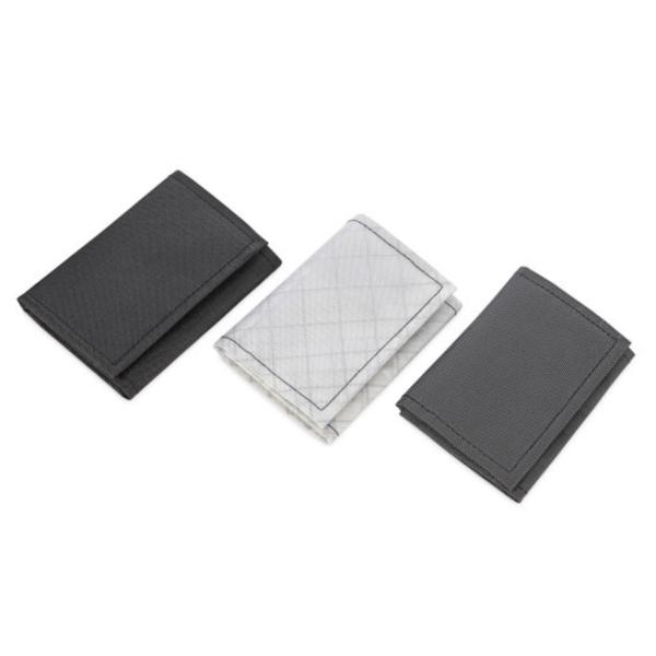 商品発送元：PLUGFLUXスポーツ・アウトドア・旅行、アウトドア、登山・トレッキングWALLET ULTRAは、ULTRA生地で作られた軽量で丈夫な折り畳み式の財布です。カード、紙幣、硬貨をコンパクトに収納する事が出来、その軽さで、様々な...