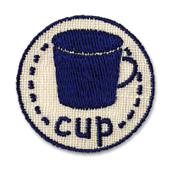 商品発送元：P's fan パイオニア　 ワッペン ハンドメイドクラフトおもちゃ・ホビー・ゲーム、手芸・クラフト、その他「コップ」のイラストを紺色（ネイビー）の刺繍で仕上げました。シンプルで落ち着いた色目のワッペンなので、男女問わず使用でき...