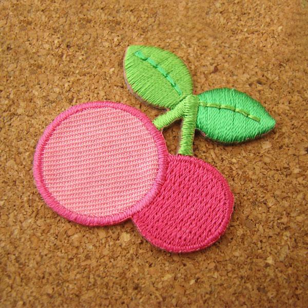 商品発送元：P's fan パイオニア　 ワッペン ハンドメイドクラフトおもちゃ・ホビー・ゲーム色鮮やかなツイル生地を使用した小さめサイズで使いやすい♪ワッペンです。持ち物のワンポイントにおすすめ★■ワッペンサイズ：幅（約）3.5cm×高さ...