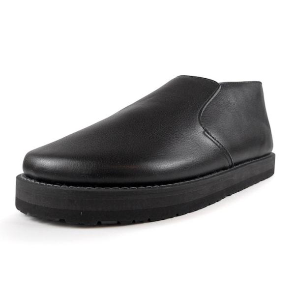 商品発送元：RFW 公式 ONLINE SHOPLeather(Scotchgard) / Rubber Soleバッグ・靴・小物PUFFINのスリッポンシューズタイプになります。ブーツのような半端丈に履き口の前方の内側に平ゴムが配置されて...