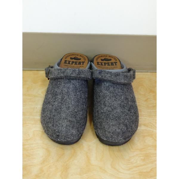 商品発送元：PLUSONEバッグ・靴・小物、靴、レディース、カジュアルシューズEXPERTは、1959年に創業したスウェーデン南部の田舎町にあるサボ（木靴）工場で一つ一つ手作りで作られています。家族経営でサボだけを生産している小さな工場です...