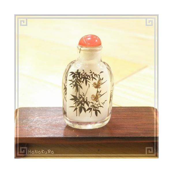 商品発送元：中国雑貨 華蔵おもちゃ・ホビー・ゲーム、アート・美術品・骨董品・民芸品、工芸品・民芸品、ガラス細工鼻煙壷(びえんこ)と呼ばれる、内側から絵を手描きしたガラス小瓶です。(鼻煙壺、鼻煙瓶と呼ぶ場合もあります)女性の親指くらいの、とて...