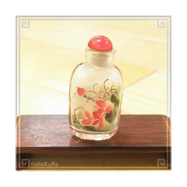 商品発送元：中国雑貨 華蔵おもちゃ・ホビー・ゲーム、アート・美術品・骨董品・民芸品、工芸品・民芸品、ガラス細工鼻煙壷(びえんこ)と呼ばれる、内側から絵を手描きしたガラス小瓶です。(鼻煙壺、鼻煙瓶と呼ぶ場合もあります)女性の親指くらいの、とて...