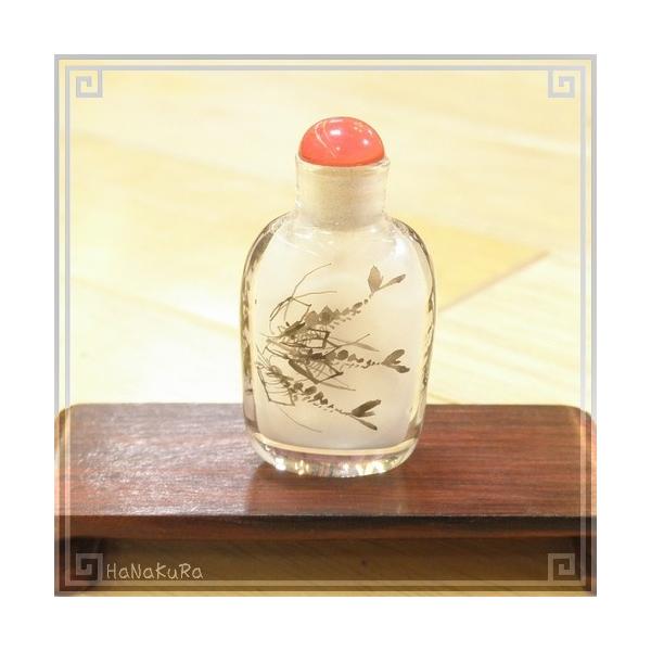 商品発送元：中国雑貨 華蔵おもちゃ・ホビー・ゲーム、アート・美術品・骨董品・民芸品、工芸品・民芸品、ガラス細工鼻煙壷(びえんこ)と呼ばれる、内側から絵を手描きしたガラス小瓶です。(鼻煙壺、鼻煙瓶と呼ぶ場合もあります)女性の親指くらいの、とて...