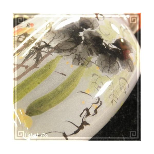 商品発送元：中国雑貨 華蔵おもちゃ・ホビー・ゲーム、アート・美術品・骨董品・民芸品、工芸品・民芸品、ガラス細工鼻煙壷(びえんこ)と呼ばれる、内側から絵を手描きしたガラス小瓶です。(鼻煙壺、鼻煙瓶と呼ぶ場合もあります)大きくなった瓜の実と、ス...