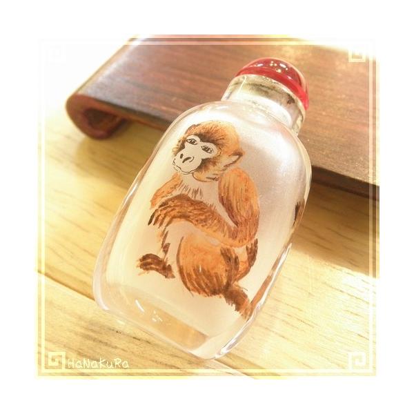 商品発送元：中国雑貨 華蔵おもちゃ・ホビー・ゲーム、アート・美術品・骨董品・民芸品、工芸品・民芸品、ガラス細工鼻煙壷(びえんこ)と呼ばれる、内側から絵を手描きしたガラス小瓶です。(鼻煙壺、鼻煙瓶と呼ぶ場合もあります)女性の親指くらいの、とて...