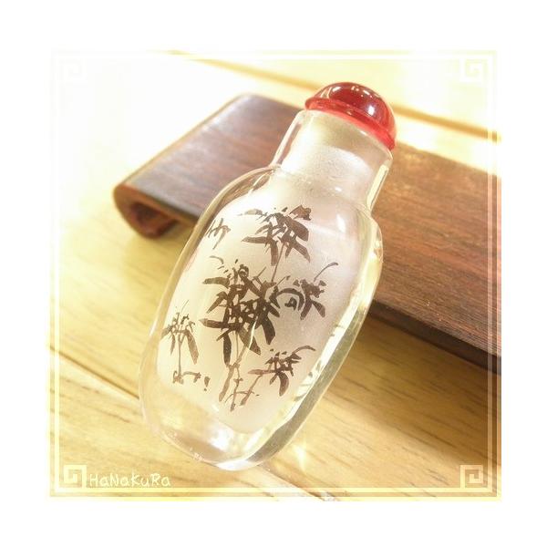 商品発送元：中国雑貨 華蔵おもちゃ・ホビー・ゲーム、アート・美術品・骨董品・民芸品、工芸品・民芸品、ガラス細工鼻煙壷(びえんこ)と呼ばれる、内側から絵を手描きしたガラス小瓶です。(鼻煙壺、鼻煙瓶と呼ぶ場合もあります)女性の親指くらいの、とて...