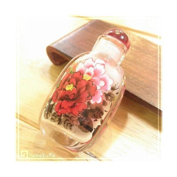 商品発送元：中国雑貨 華蔵おもちゃ・ホビー・ゲーム、アート・美術品・骨董品・民芸品、工芸品・民芸品、ガラス細工鼻煙壷(びえんこ)と呼ばれる、内側から絵を手描きしたガラス小瓶です。(鼻煙壺、鼻煙瓶と呼ぶ場合もあります)女性の親指くらいの、とて...