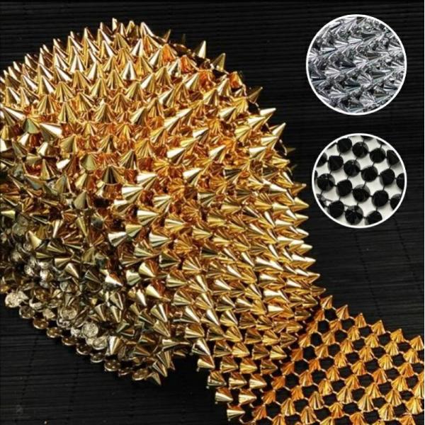 商品発送元：SGcreationその他シートサイズ：90cm*11cmスタッズサイズ：底面直径1cm*高さ0.9cm素材：プラスチックハサミで自由にカット可能です。【ご注意（免責）＞ 必ずお読み下さい】 メール便での発送をご希望の場合、故障...