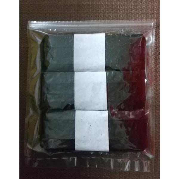 商品発送元：進藤海苔店ネットショップフード・菓子、水産物・水産加工品、海藻・乾物（内容量：３ツ切７５枚（全型２５枚分））　有明海産　賞味期限：８ヶ月毎日のおにぎりにいかがですか？当店で焼き上げお送り致します。・こちらの商品はクレジットカード...