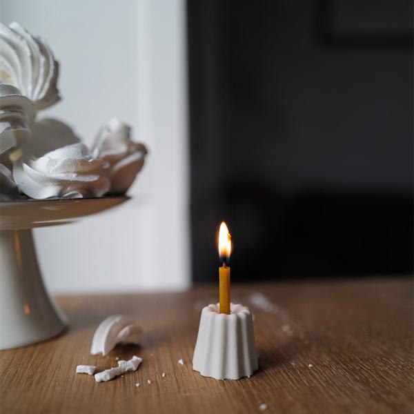 商品発送元：nest 北欧モダンなインテリア雑貨【1〜2日以内に発送予定（店舗休業日を除く）】生活・インテリア・文具、日用品・生活雑貨、キャンドルスタンドカヌレの形が愛しくてOVO Things（オボ シングス） は、リトアニアの女性が立ち...