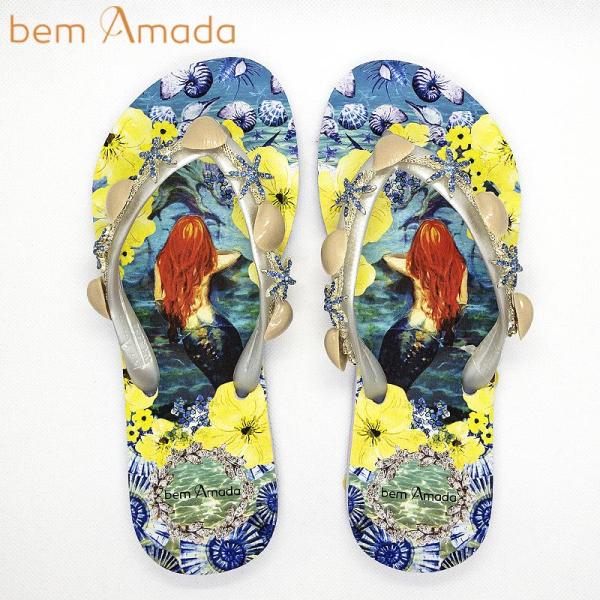 商品発送元：ブラジル直輸入ファッション・雑貨通販 SORTE Brazilバッグ・靴・小物、靴、レディース、サンダル【bem Amada】ビジュー付きビーチサンダル 【マーメイドB】｜ホワイト ブラジル発！セレブ愛用のラグジュアリービーチサ...