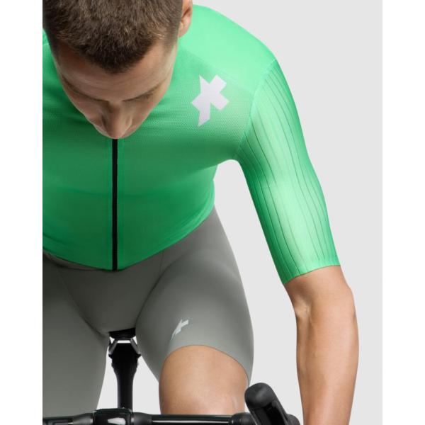 商品発送元：SUNNYSIDE松谷サイクルWEB店スポーツ・アウトドア・旅行、自転車、ロードサイクル＞＞商品説明Temperature：> +21°CASSOSのワールドツアー・ショートスリーブ・レースジャージは、腕全体がより空力的に...