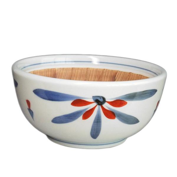 商品発送元：砥部焼通販 e-tobeyaki.com和食器・すり鉢生活・インテリア・文具、和食器、中鉢砥部焼のすり鉢。絵柄は「ごす朱菊」です。裏返したところ。底には梅山窯さんのサインである「梅」の一文字がありますごまをすって、和え物などにし...