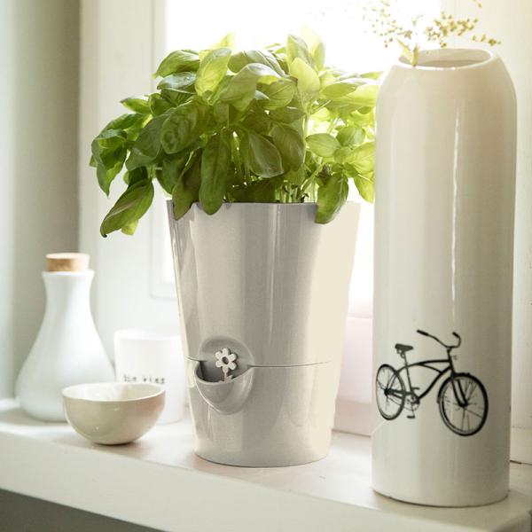 商品発送元：Wexthuset Japan Online StoreHerb Pots Silky Grayフラワー・ガーデニング水やりのタイミングが分かりやすい、 おしゃれな室内用ハーブポット。お花のモチーフで水位がチェックでき、中のお水...