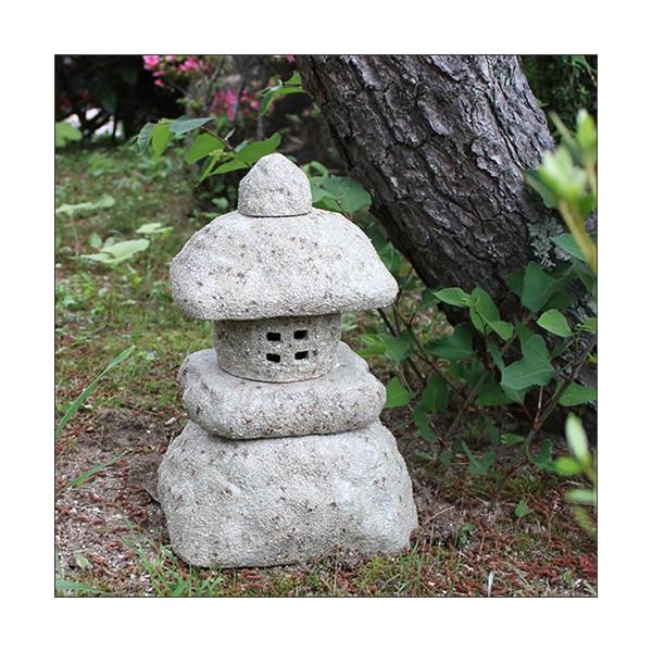商品発送元：まるいち本店13時までの決済完了で当日出荷（土日祝日除く）生活・インテリア・文具品　番ok-0066　燈籠（トウロウ）品　名13号岩石雪見灯籠（とうろう）　【送料無料】サイズ・重量幅280×奥行230×高さ390ミリ　重さ5キロ...