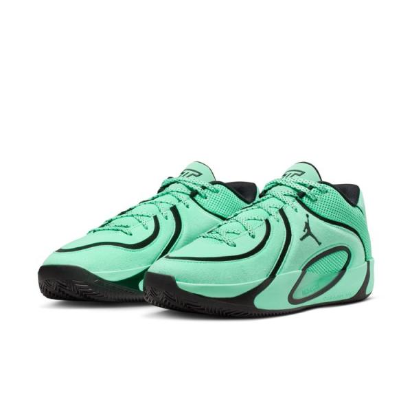 商品発送元：山男フットギアバッグ・靴・小物プレーと共に進化し続けるシューズ、テイタム 4。足裏のTPUシャンクが、これまで以上に優れた安定性をキープする、Jordanのラインナップの中で最軽量のシューズです。トラックアンドフィールドシューズ...