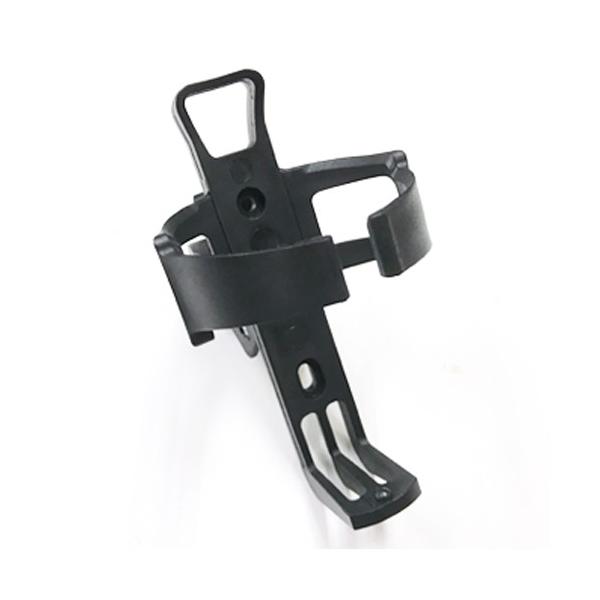 商品発送元：ROCKA FLAME車・バイク MAKAMI 、 FUMA に取り付けられるドリンクホルダーです！500mlのペットボトル飲料をがっちりホールドでき、最大約7cmまで対応。※車体本体と一緒にご購入の場合のみ取り付けての発送とな...