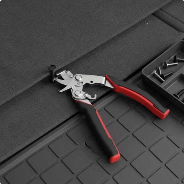 【高品質な素材】: 耐久性に優れたステンレス鋼を採用したこの自動車整備工具は、高温焼入れ処理により硬度が高く、長期間の使用でも変形しにくい頑丈な作りを実現しています。【効率的な作業】: 独自のバネアシスト機構を搭載したクリップ外しは、片手で...