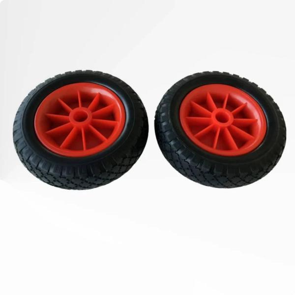 【製品概要】: これはカヤックトレーラー用ホイールとして使える10インチのPUソリッド仕様で、砂地での移動を意識した移動用部品です。砂浜までの運搬やドーリーの交換用ホイールとして使いやすい構成です。【耐パンク構造】: 空気を使わないソリッド...