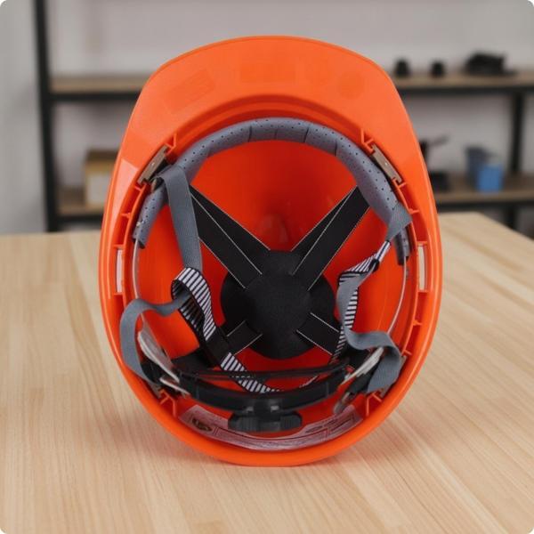 【基本構造】: 快適な装着感と確かなフィット感を提供する、高品質なヘルメット部品です。摩耗したヘルメット内部の交換用やアップグレード用として、作業者の頭部を優しくサポートします。【優れた機能】: 安定したホールド感を実現する4点式吊り紐付き...
