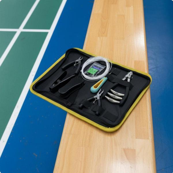 手動ガット張り工具キット 収納バッグ付き バドミントン用ストリンギングツールセット 簡単操作 自宅用 部活動用